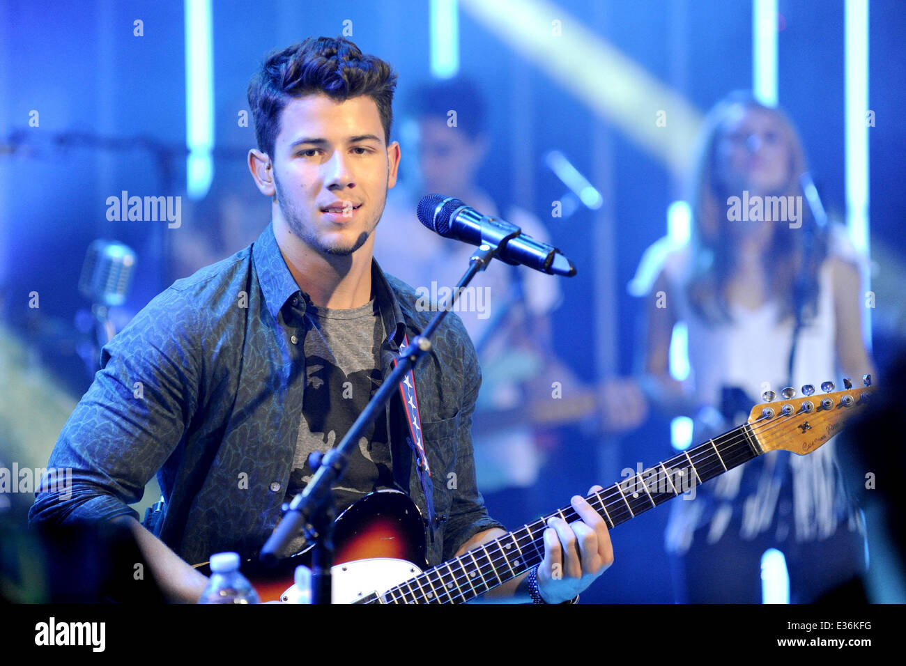 Jonas Brothers interview and performance at LIVE AT MUCH television ...