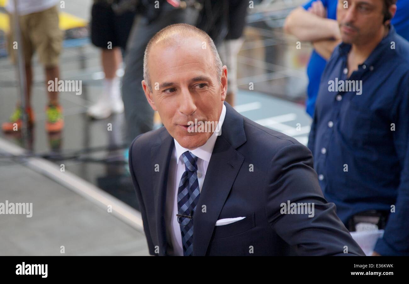 Matt Lauer filming for the 'Today' show at Plaza in New York City ...