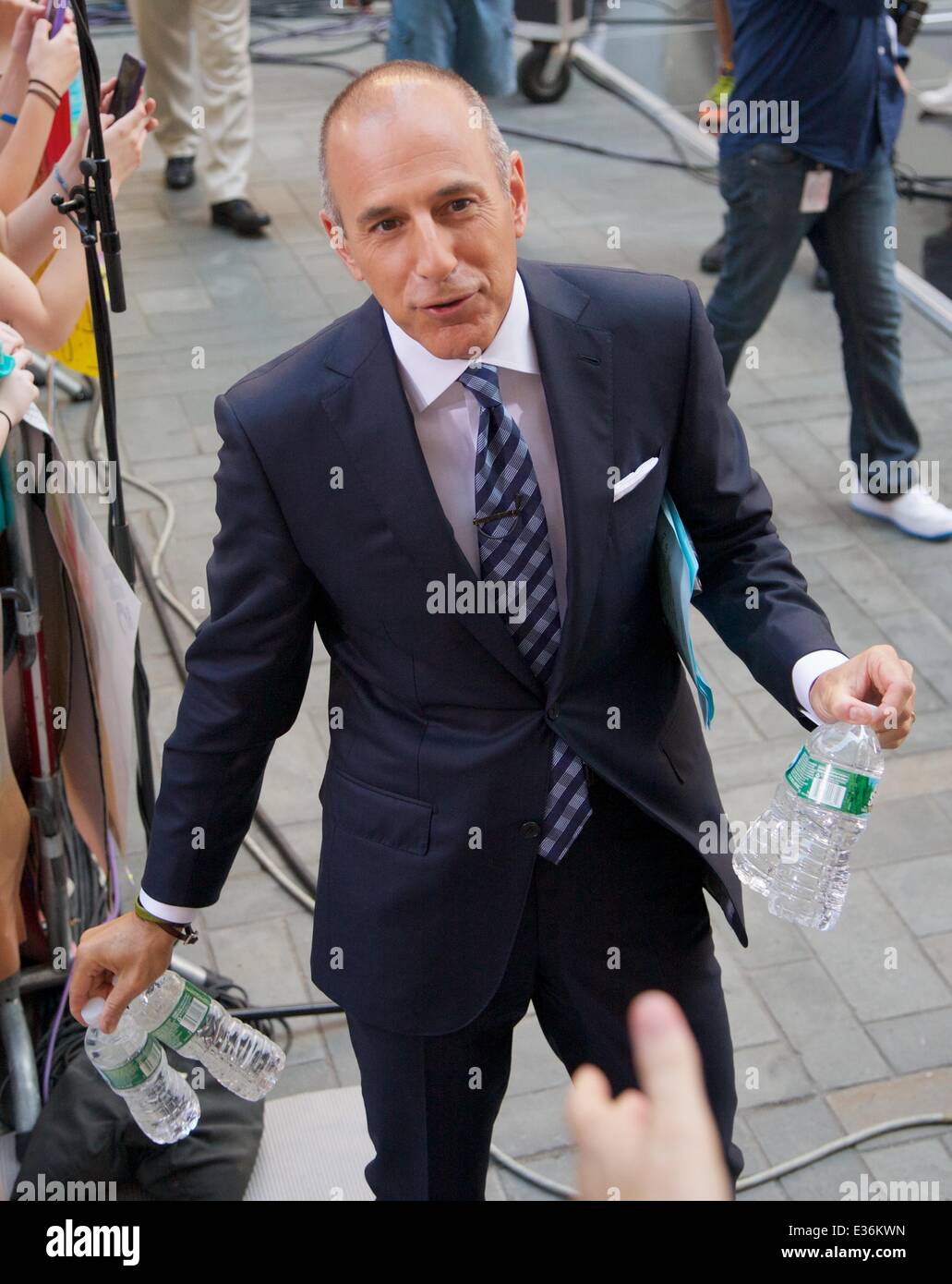 Matt Lauer filming for the 'Today' show at Plaza in New York City ...