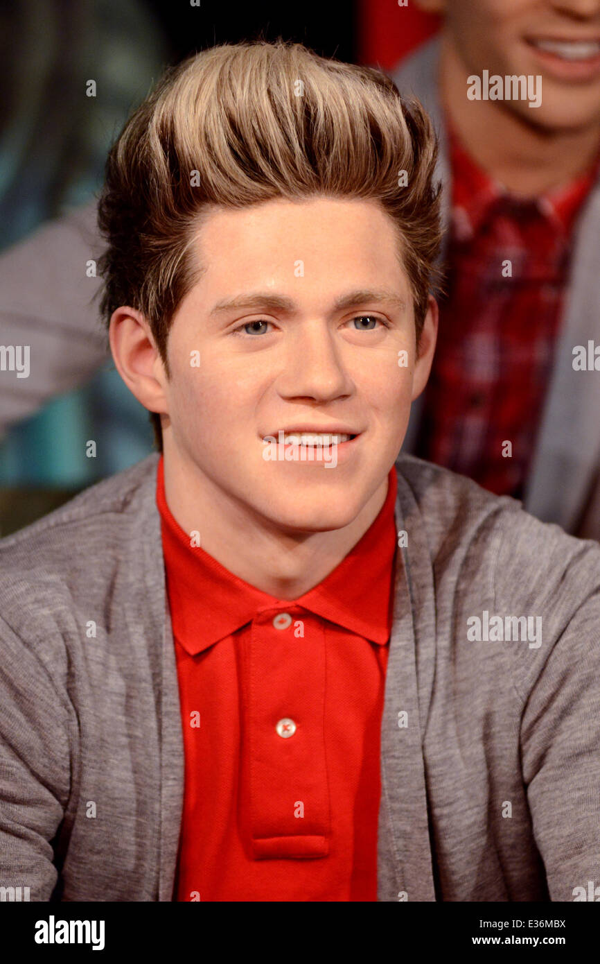 One Direction wax figures unveiled at Madame Tussauds in New York City ...