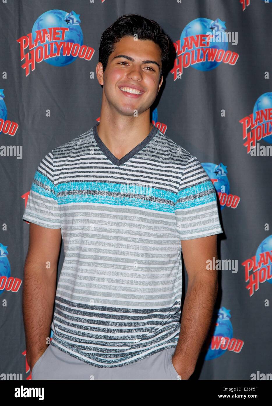 Cast members of the film 'Tio Papi' attend a photocall at Planet ...