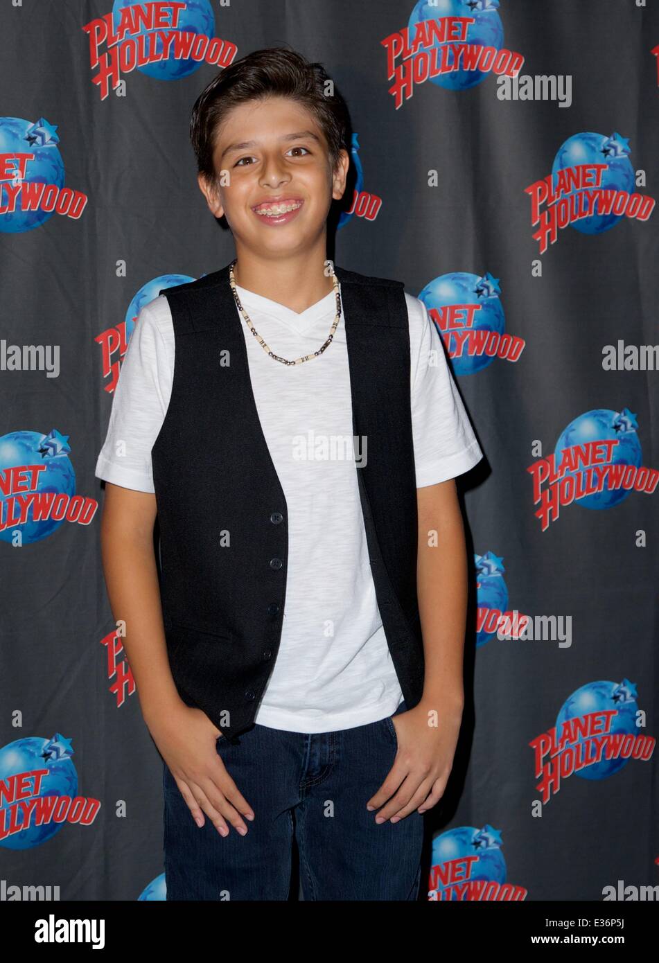 Cast members of the film 'Tio Papi' attend a photocall at Planet ...