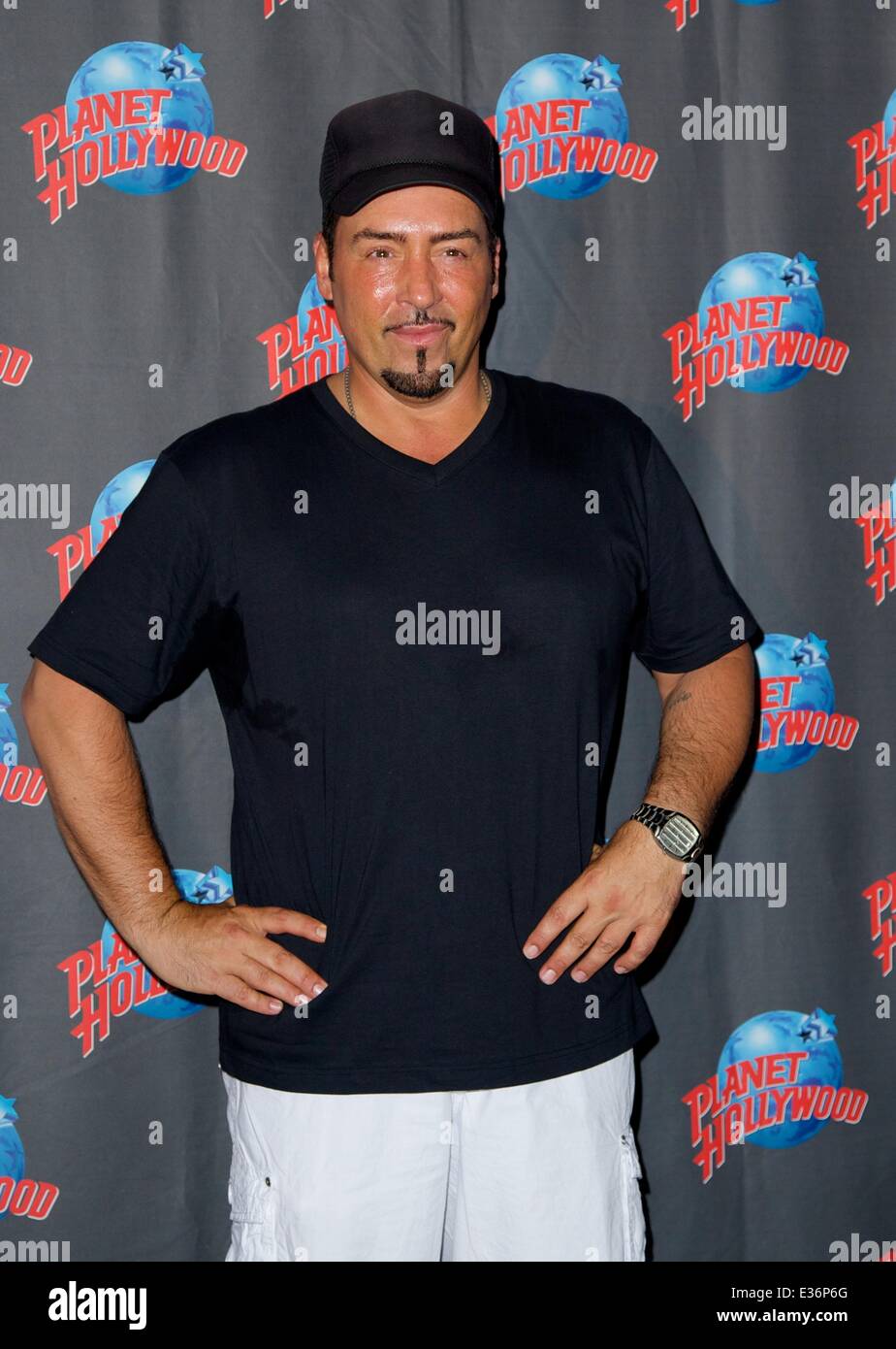 Cast members of the film 'Tio Papi' attend a photocall at Planet ...