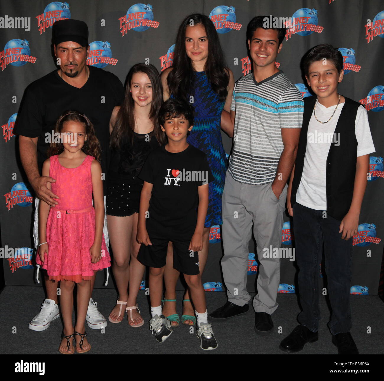 Cast members of the film 'Tio Papi' attend a photocall at Planet ...