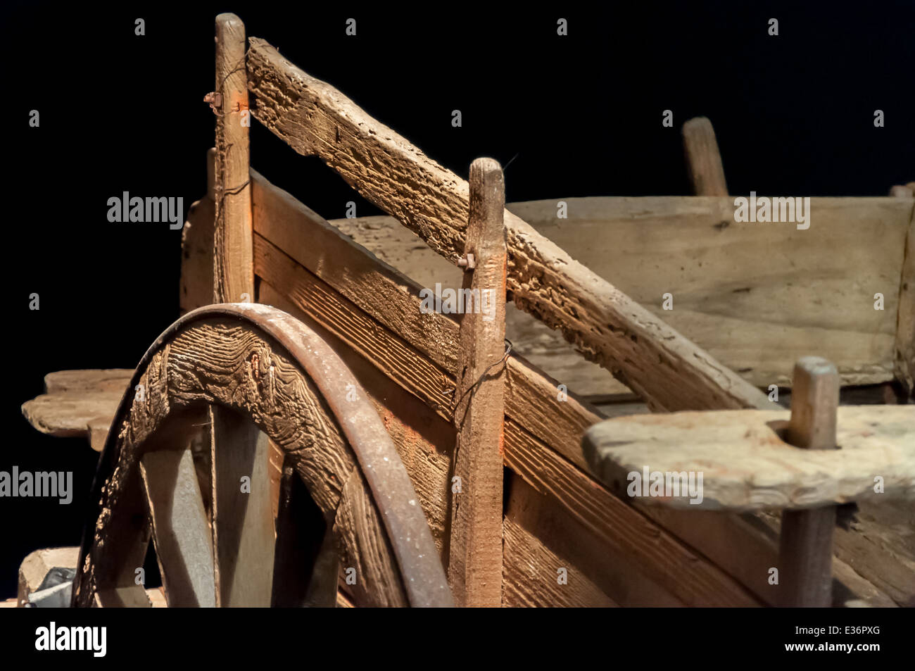 Chariot wheel ancient hi-res stock photography and images - Alamy