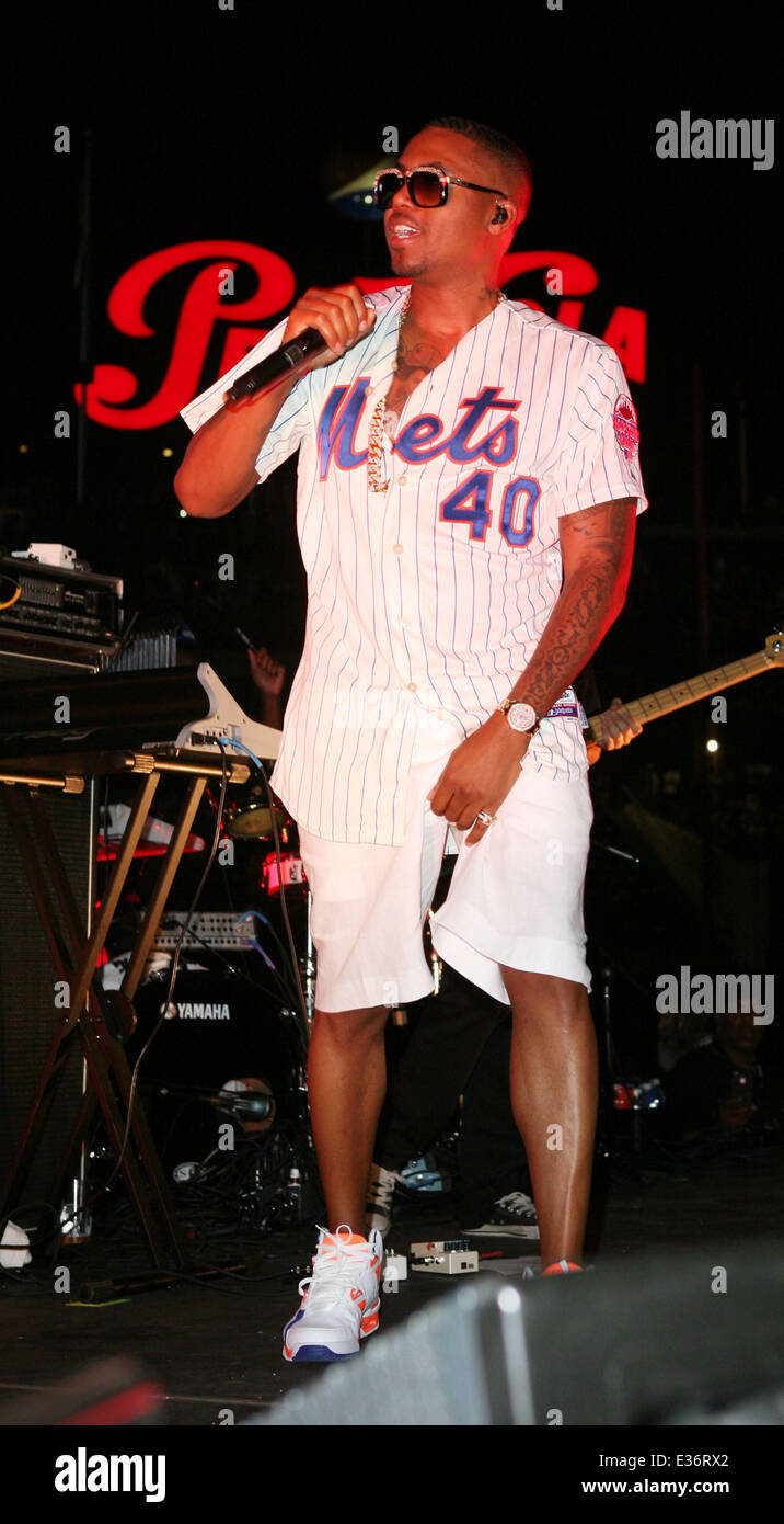 Nas performing at New York Mets Postgame Concert at Citi Field ...