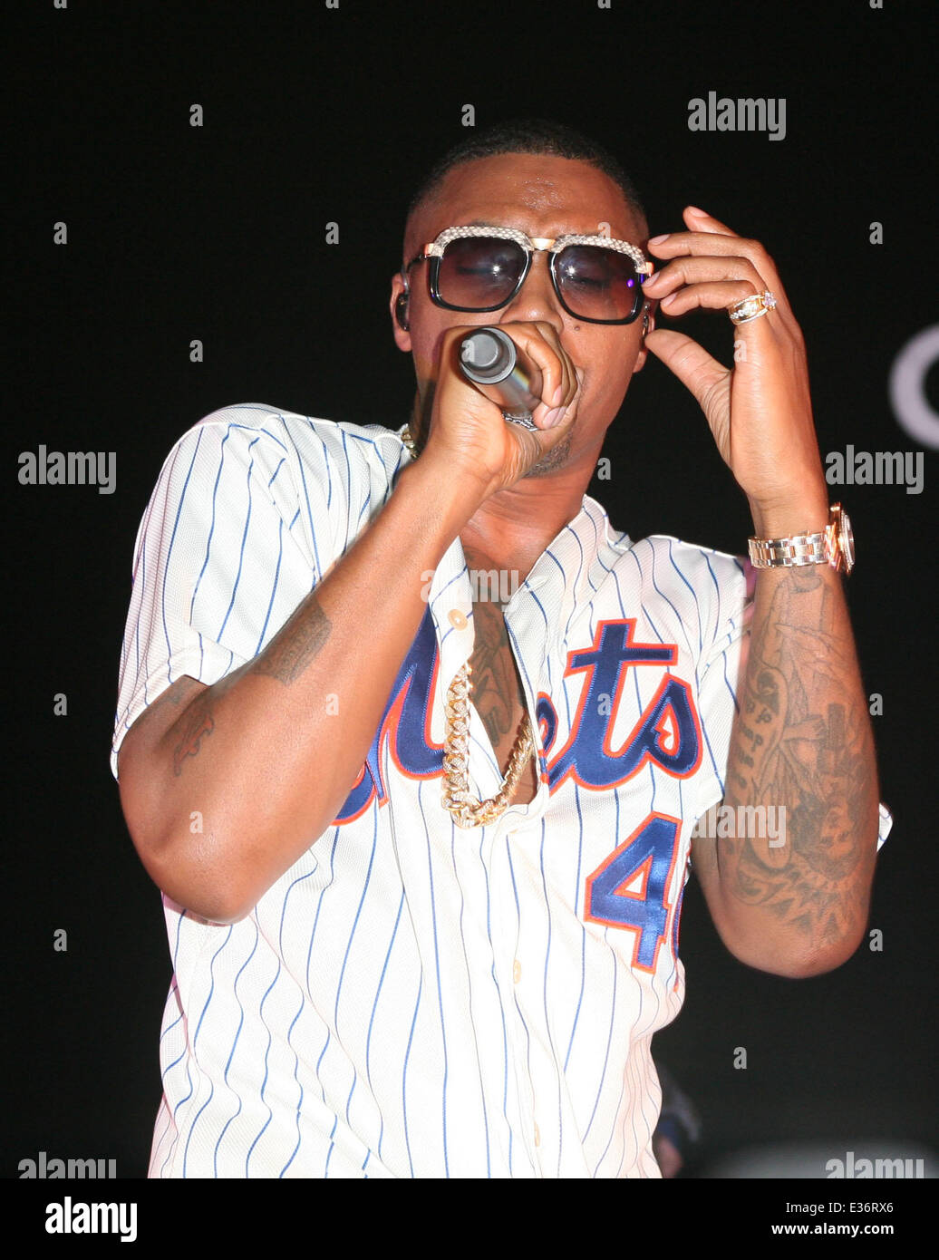 Nas performing new york mets hi-res stock photography and images - Alamy