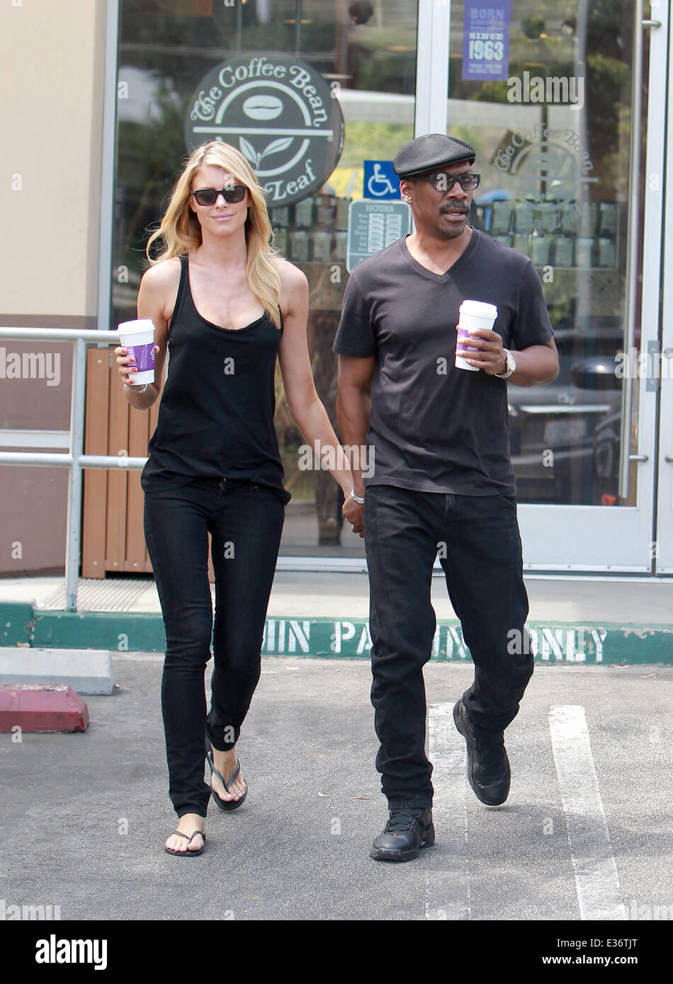 Eddie Murphy and Aussie Girlfriend Model Paige Butcher pick up coffee ...