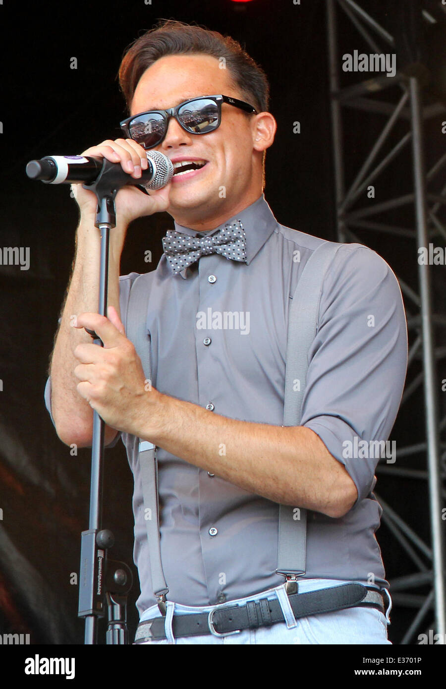 Gareth gates pop idol hi-res stock photography and images - Alamy