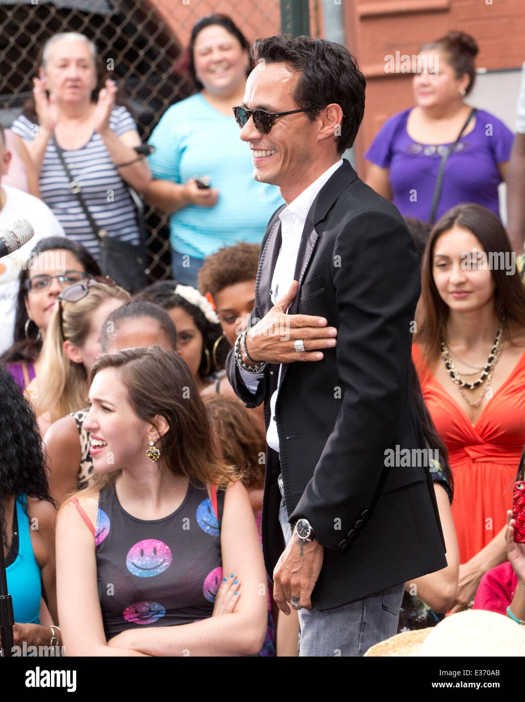 Marc Anthony films a music video for his new single 'Vivir Mi Vida ...