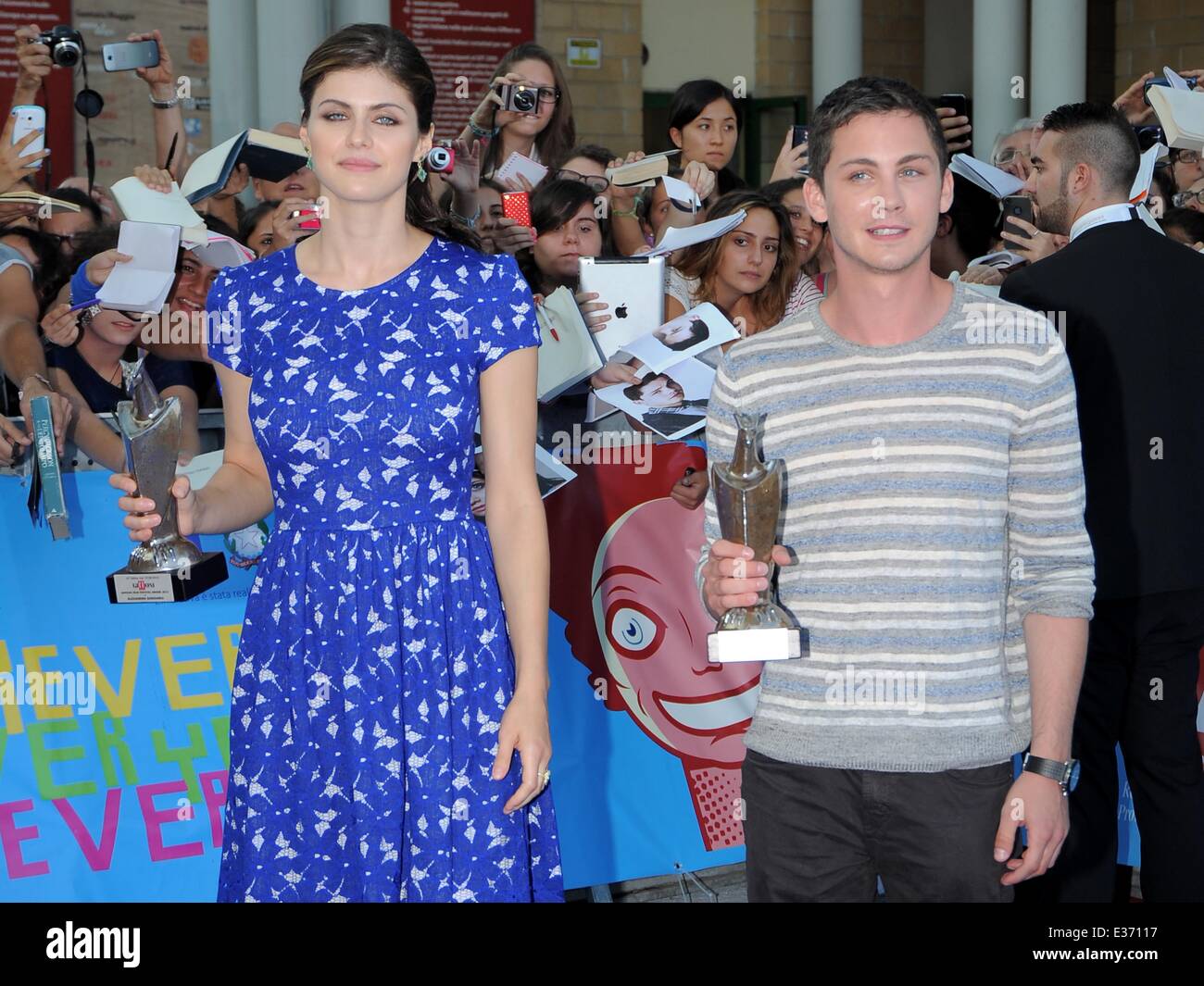 Alexandra Daddario And Logan Lerman Sea Of Monsters