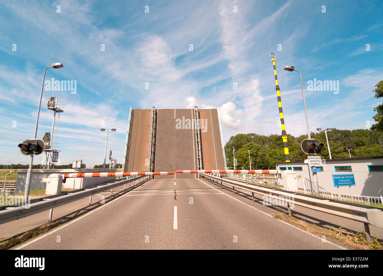 Junction bridge over the canal hi-res stock photography and images - Alamy
