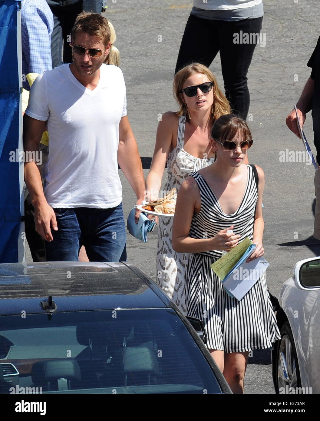 Emily VanCamp spotted in downtown Los Angeles filming a new season of ...