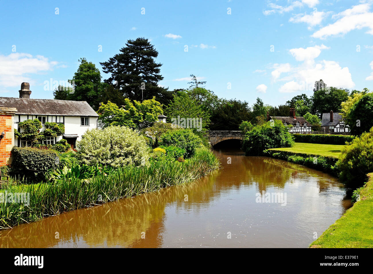 River arrow hi-res stock photography and images - Alamy