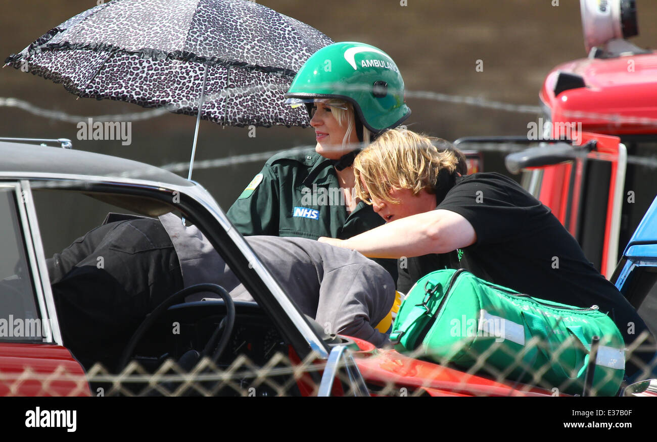 Steve McFadden (Phil Mitchell)and Daniel Coonan (Carl White) film a ...