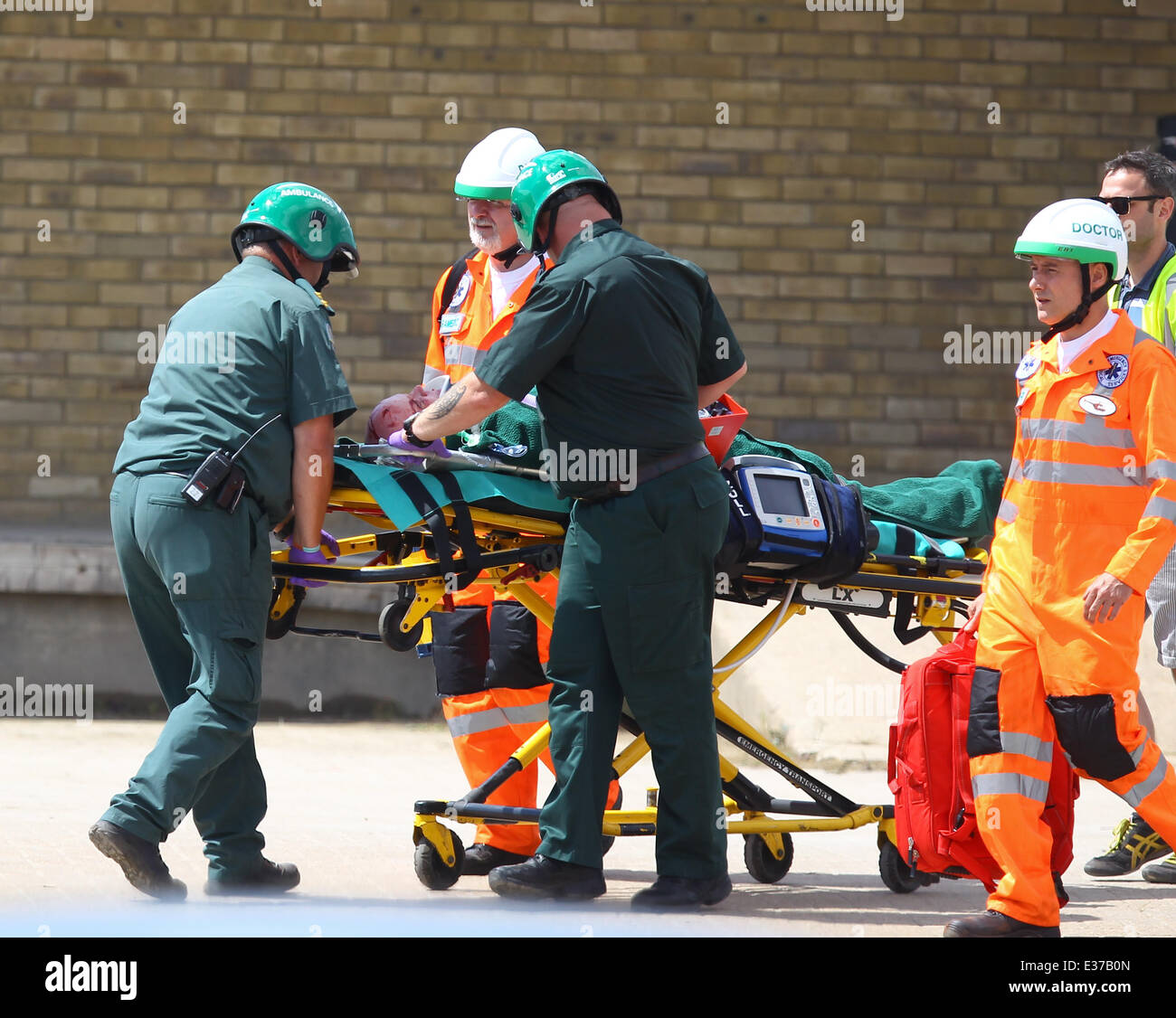 Steve McFadden (Phil Mitchell)and Daniel Coonan (Carl White) film a ...