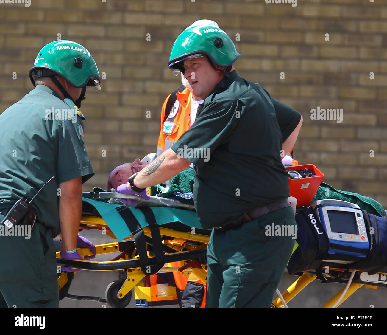 Steve McFadden (Phil Mitchell)and Daniel Coonan (Carl White) film a ...