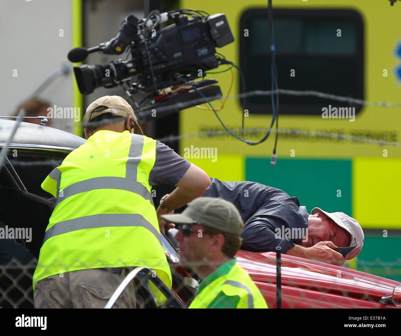Steve McFadden (Phil Mitchell)and Daniel Coonan (Carl White) film a ...