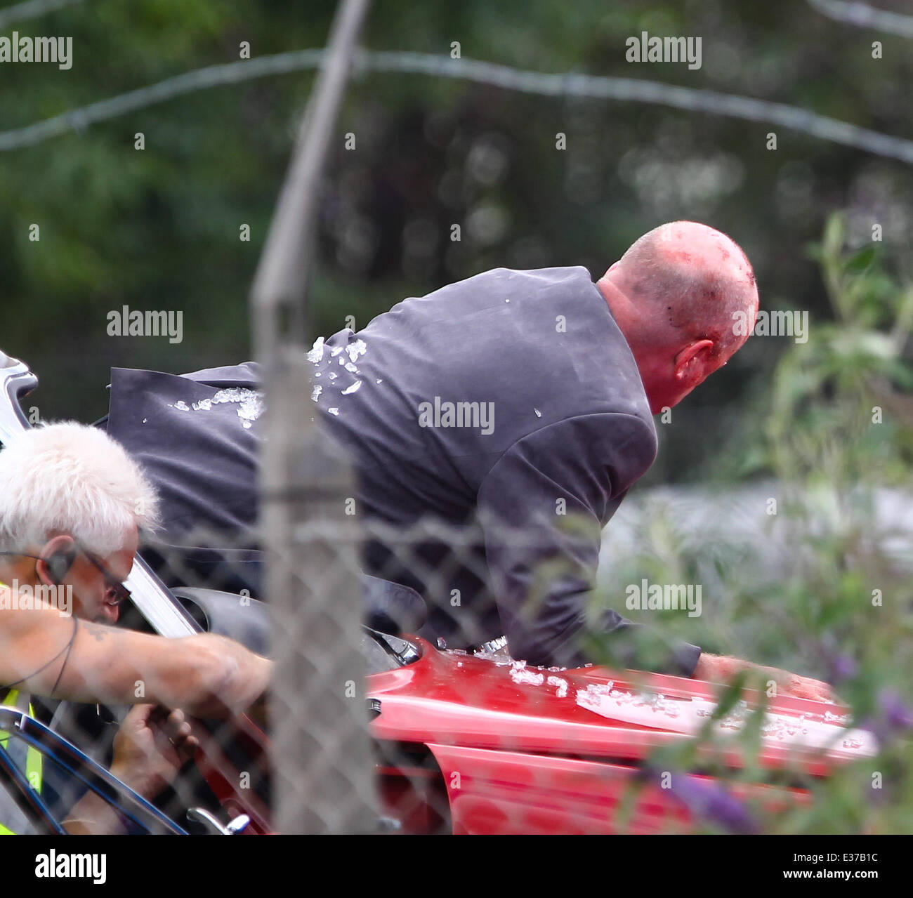 Steve McFadden (Phil Mitchell)and Daniel Coonan (Carl White) film a ...