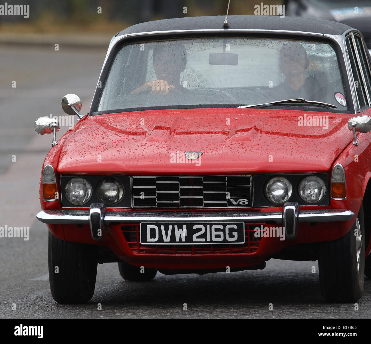 Steve McFadden (Phil Mitchell)and Daniel Coonan (Carl White) film a ...