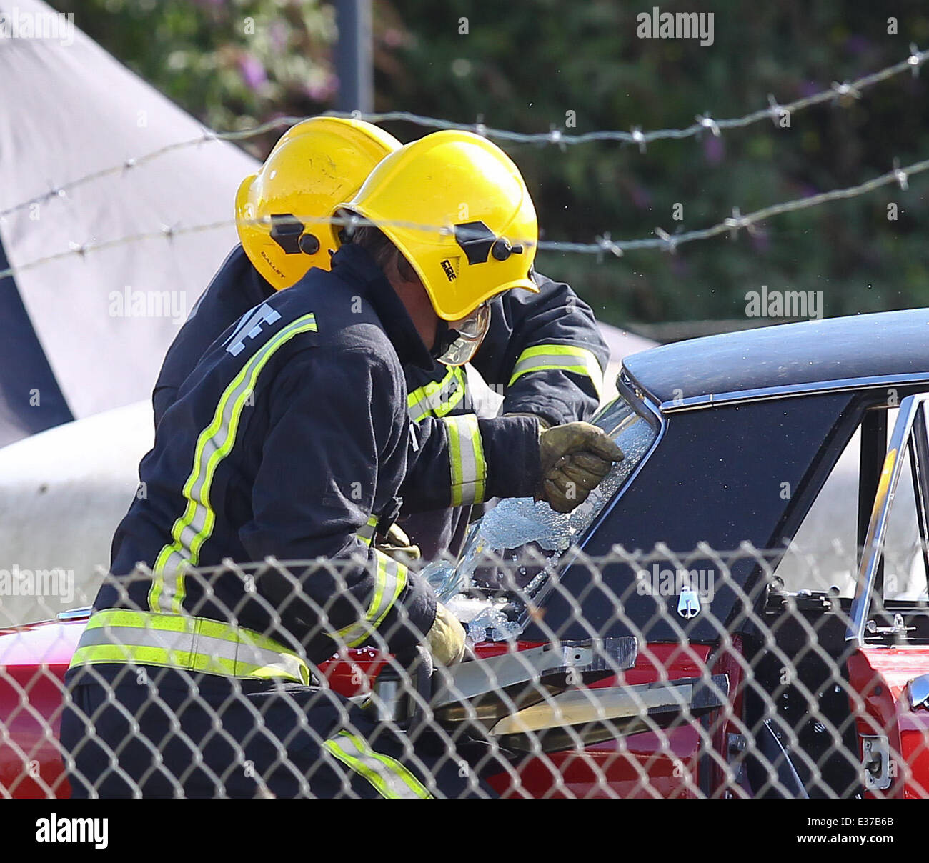 Steve McFadden (Phil Mitchell)and Daniel Coonan (Carl White) film a ...