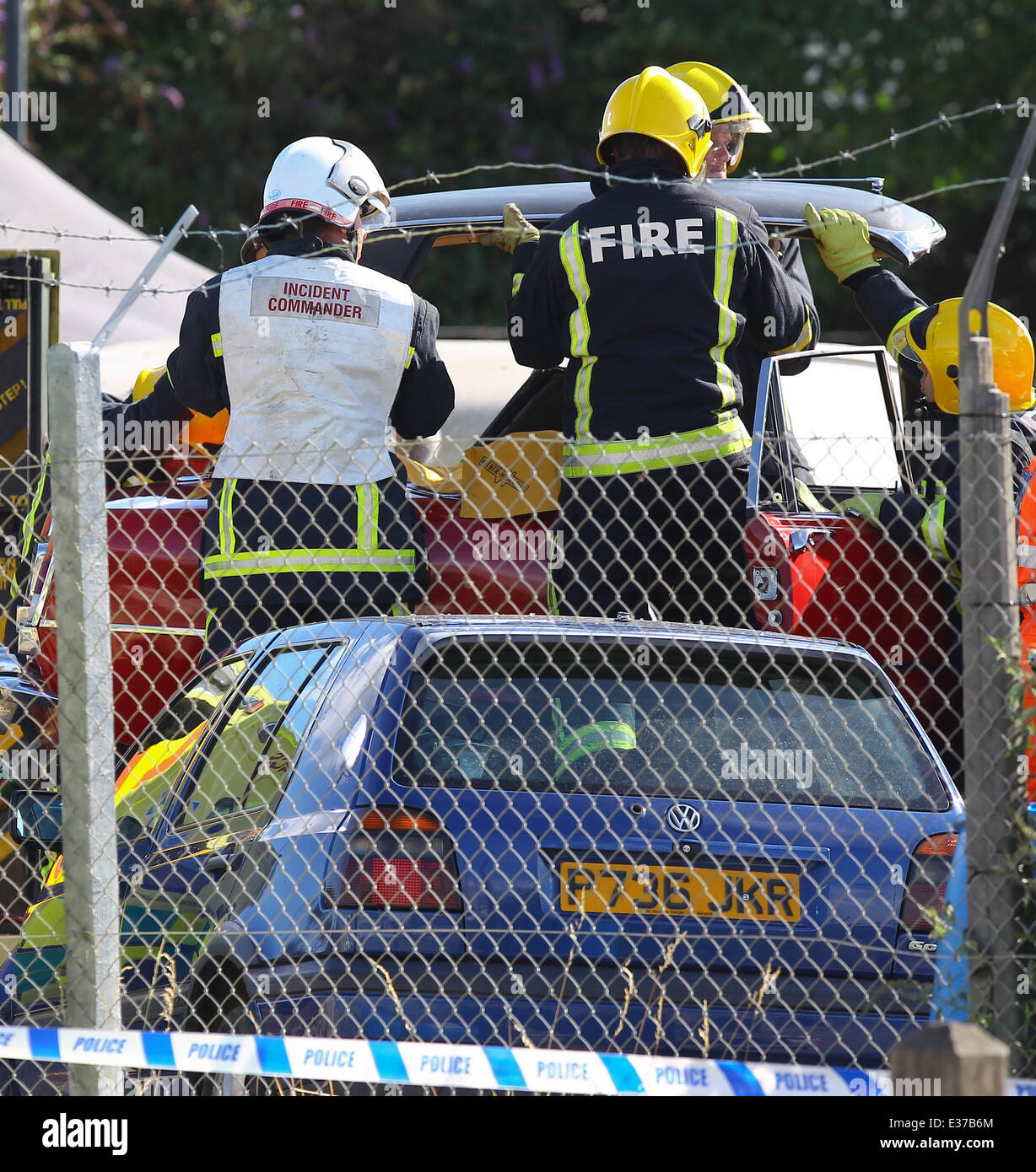 Steve McFadden (Phil Mitchell)and Daniel Coonan (Carl White) film a ...
