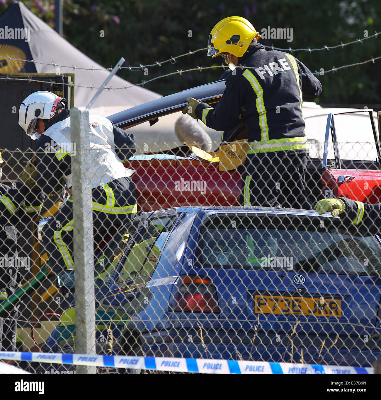 Steve McFadden (Phil Mitchell)and Daniel Coonan (Carl White) film a ...