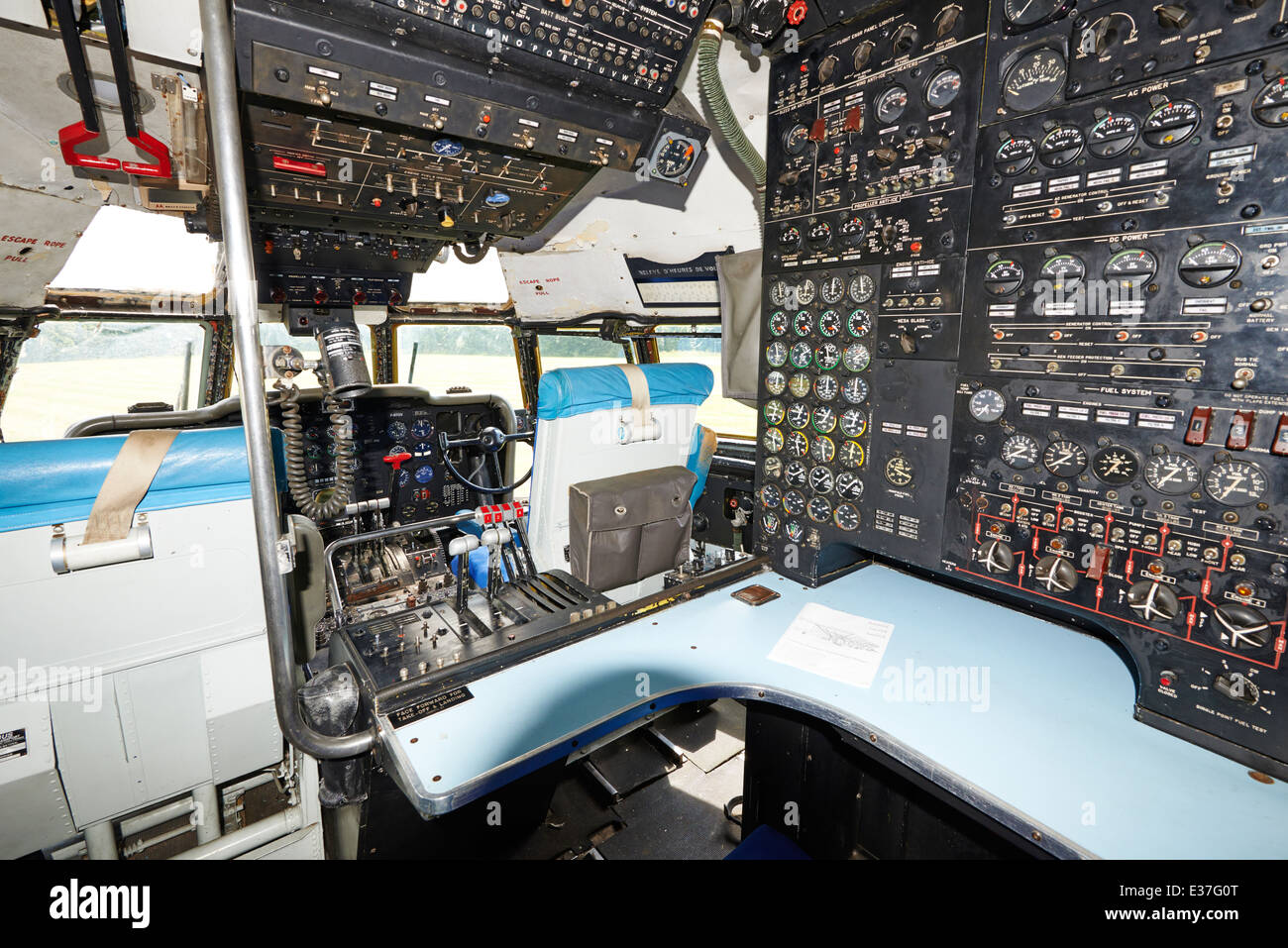 Cockpit of the Aero Spacelines Super Guppy Turbine Cargo Plane ...