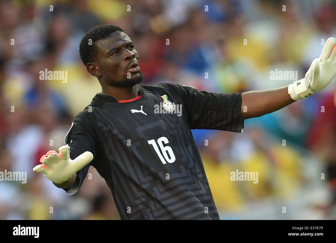 Ghana goalkeeper hi-res stock photography and images - Alamy