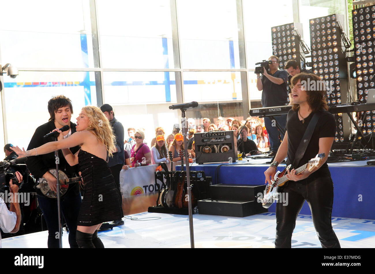 The Band Perry perform on the 'Today' show as part of their NBC Toyota ...