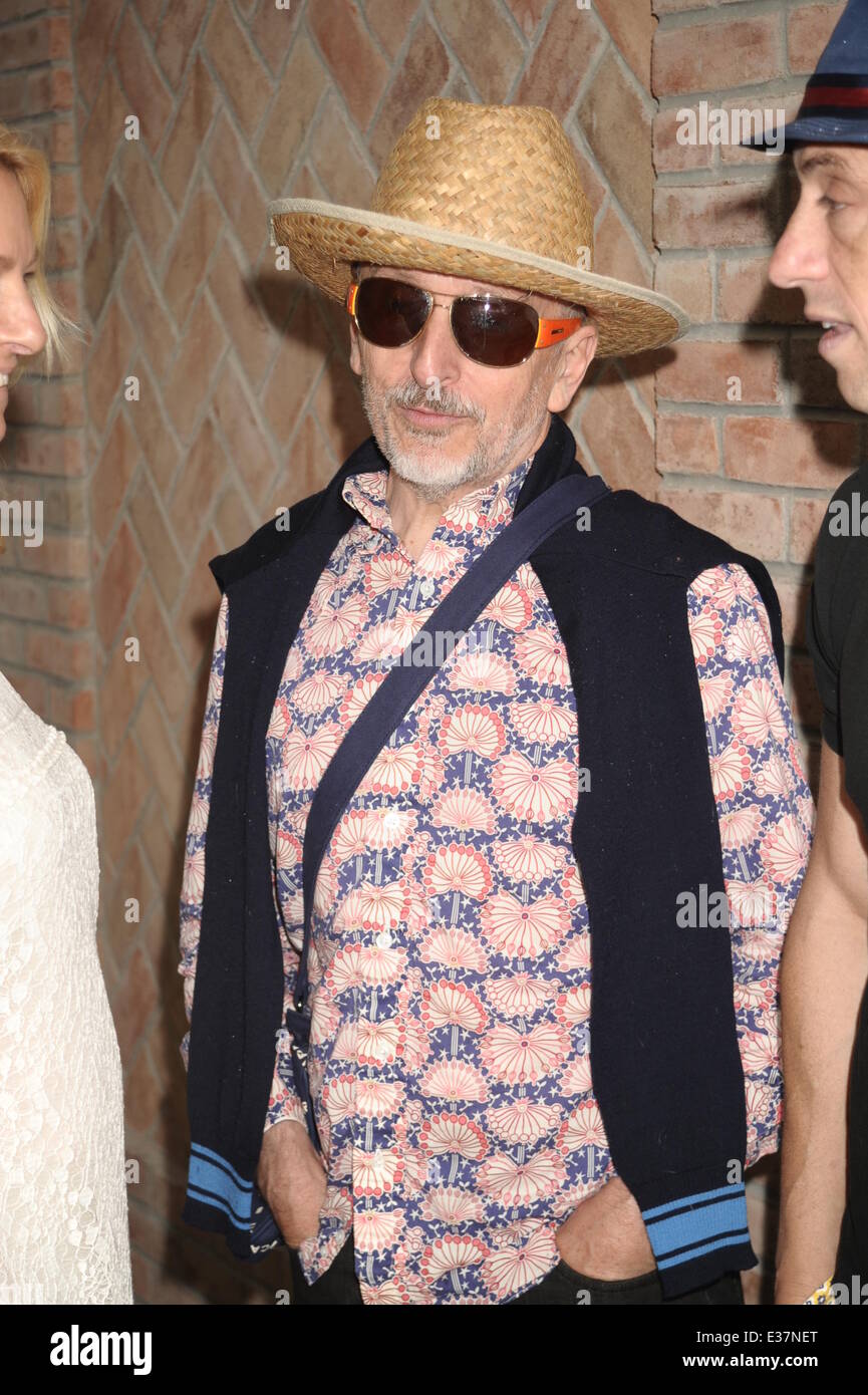 Hampton Magazine cover party for Simon Doonan & Jonathan Adler at the ...