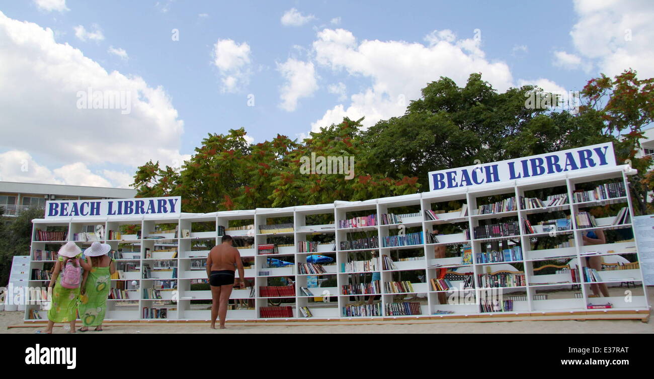 Bulgaria opens its first beach library in the Albena resort. On its ...