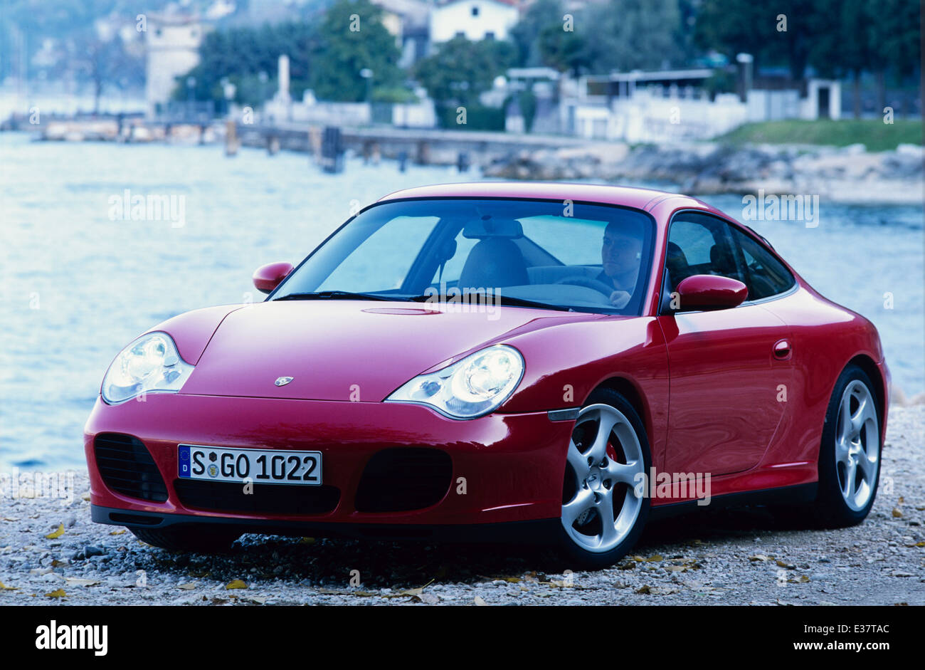 Porsche 911 Carrera 4S - 996 Model - 2001 in red - front three quarter ...