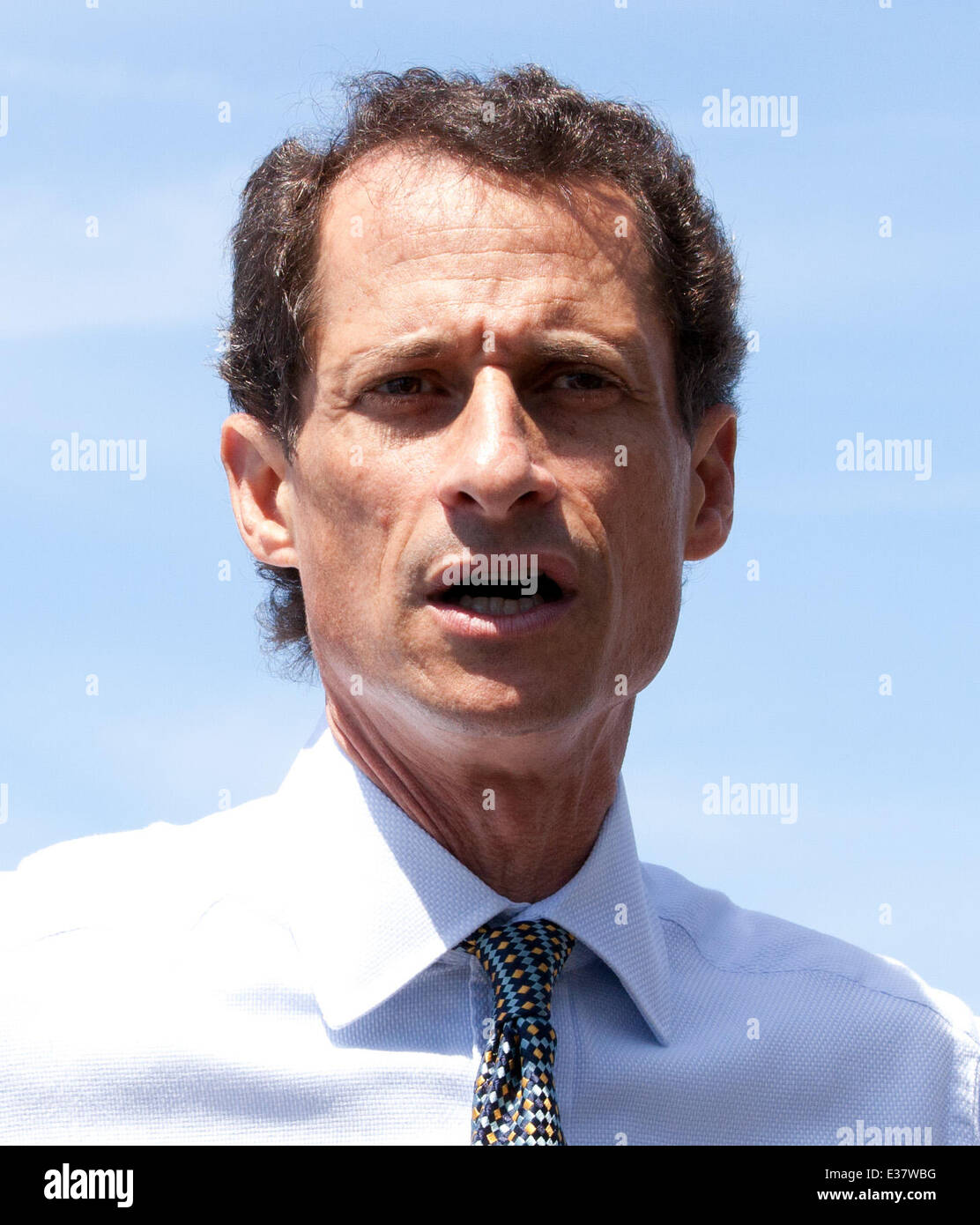 Anthony Weiner holds a press conference to announce the release of his ...
