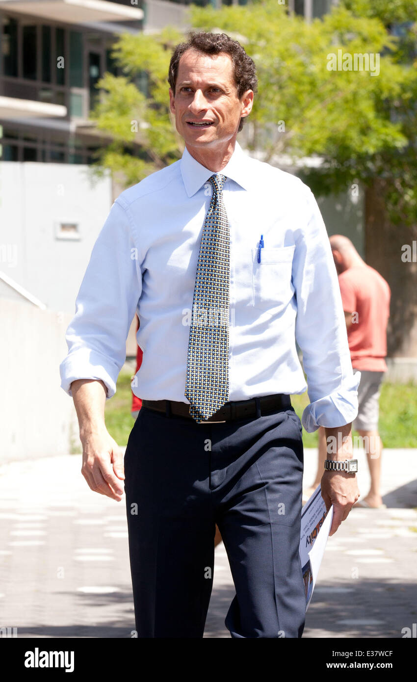Anthony Weiner holds a press conference to announce the release of his ...