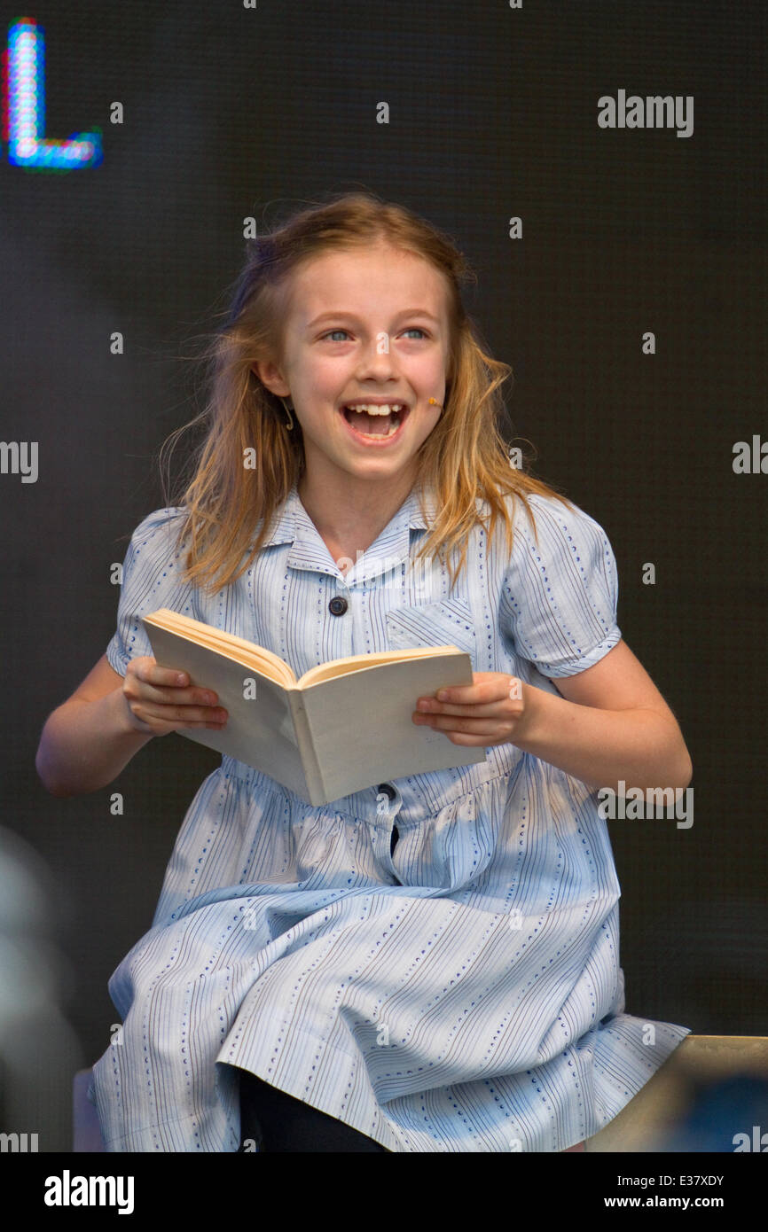 Matilda theatre stage hi-res stock photography and images - Alamy