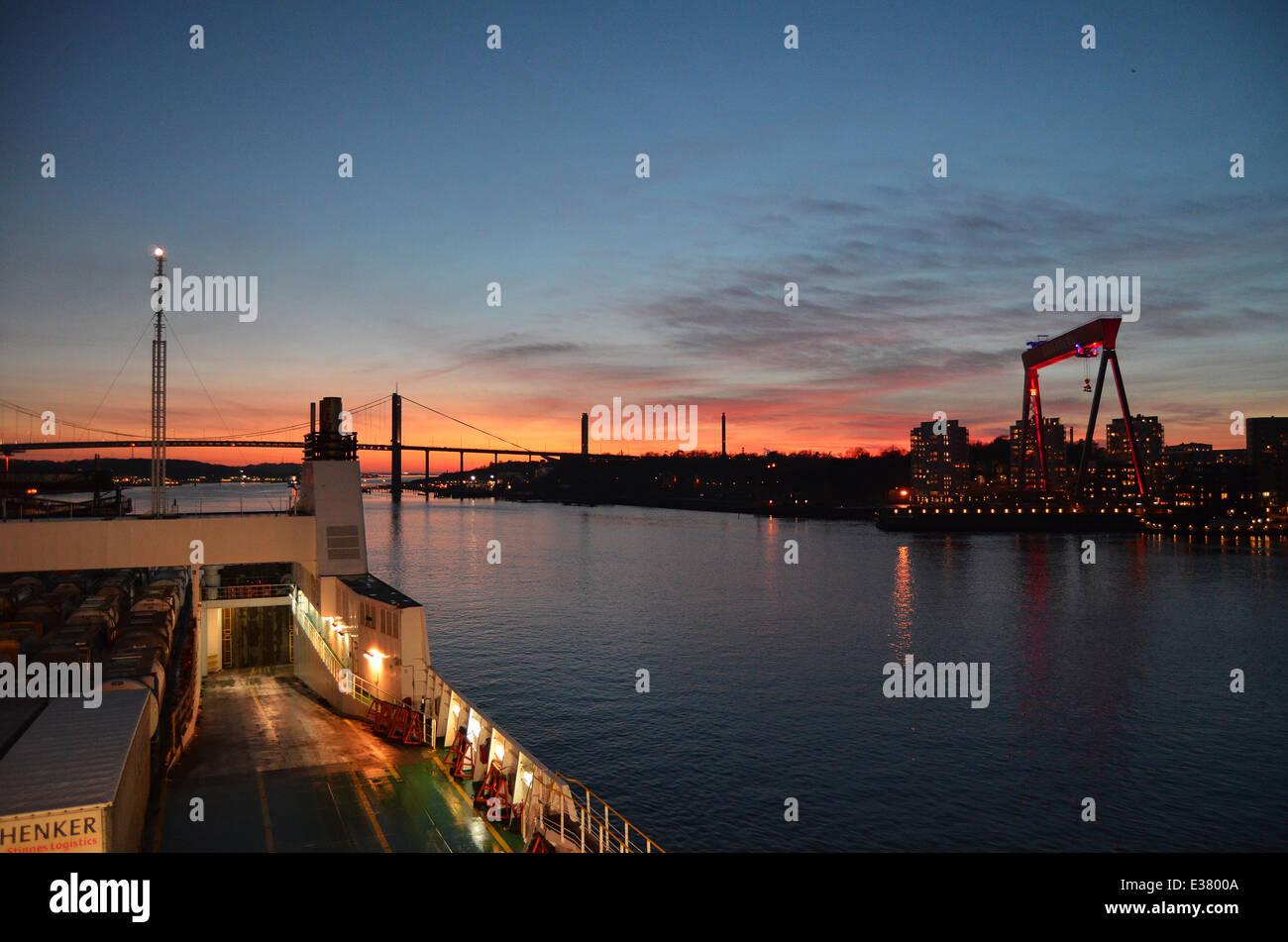 View over Eriksberg, the Alvsborg bridge and the Gota river after ...