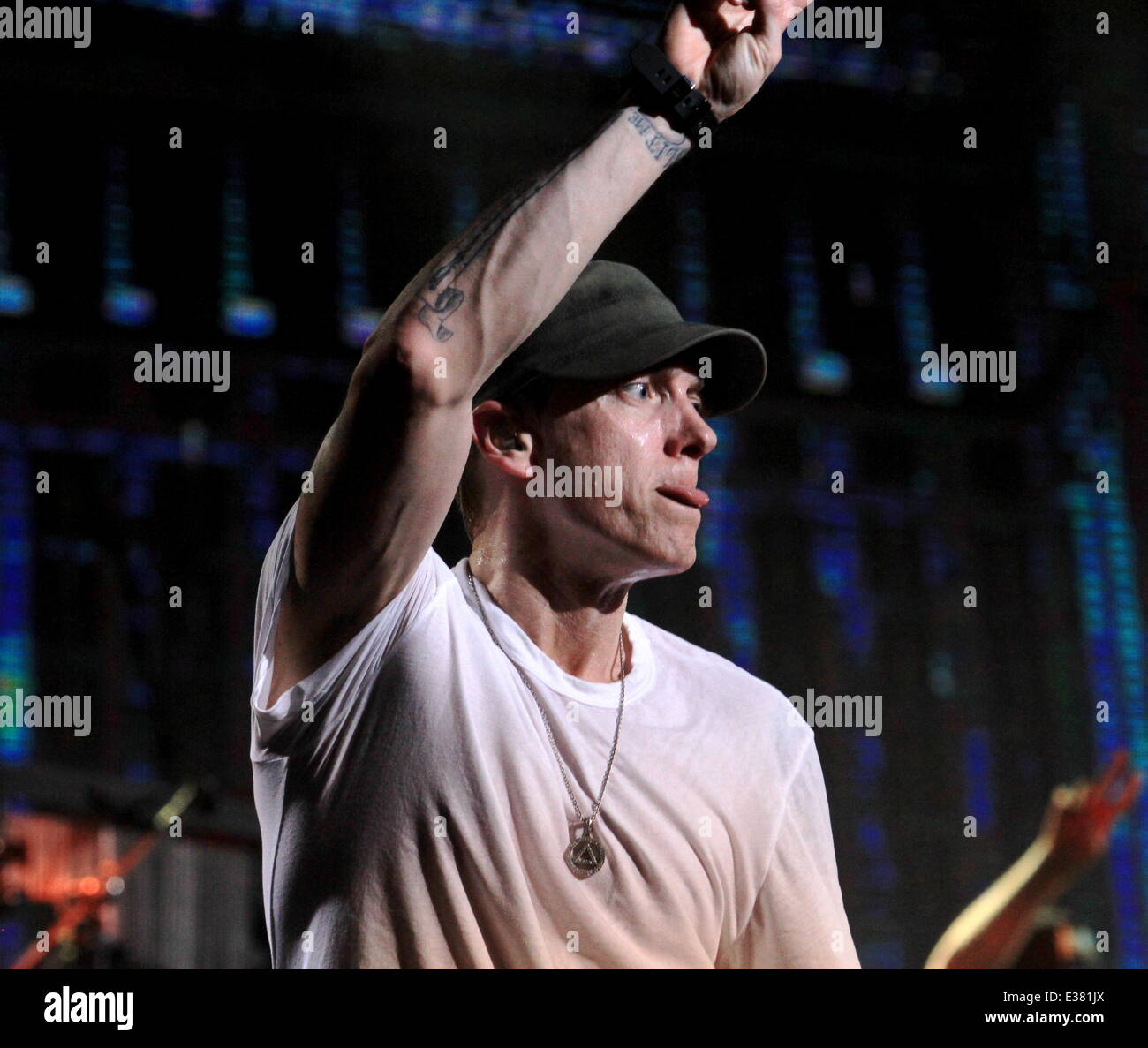 Hip Hop Icon Eminem, makes a rare specila event performance to ...