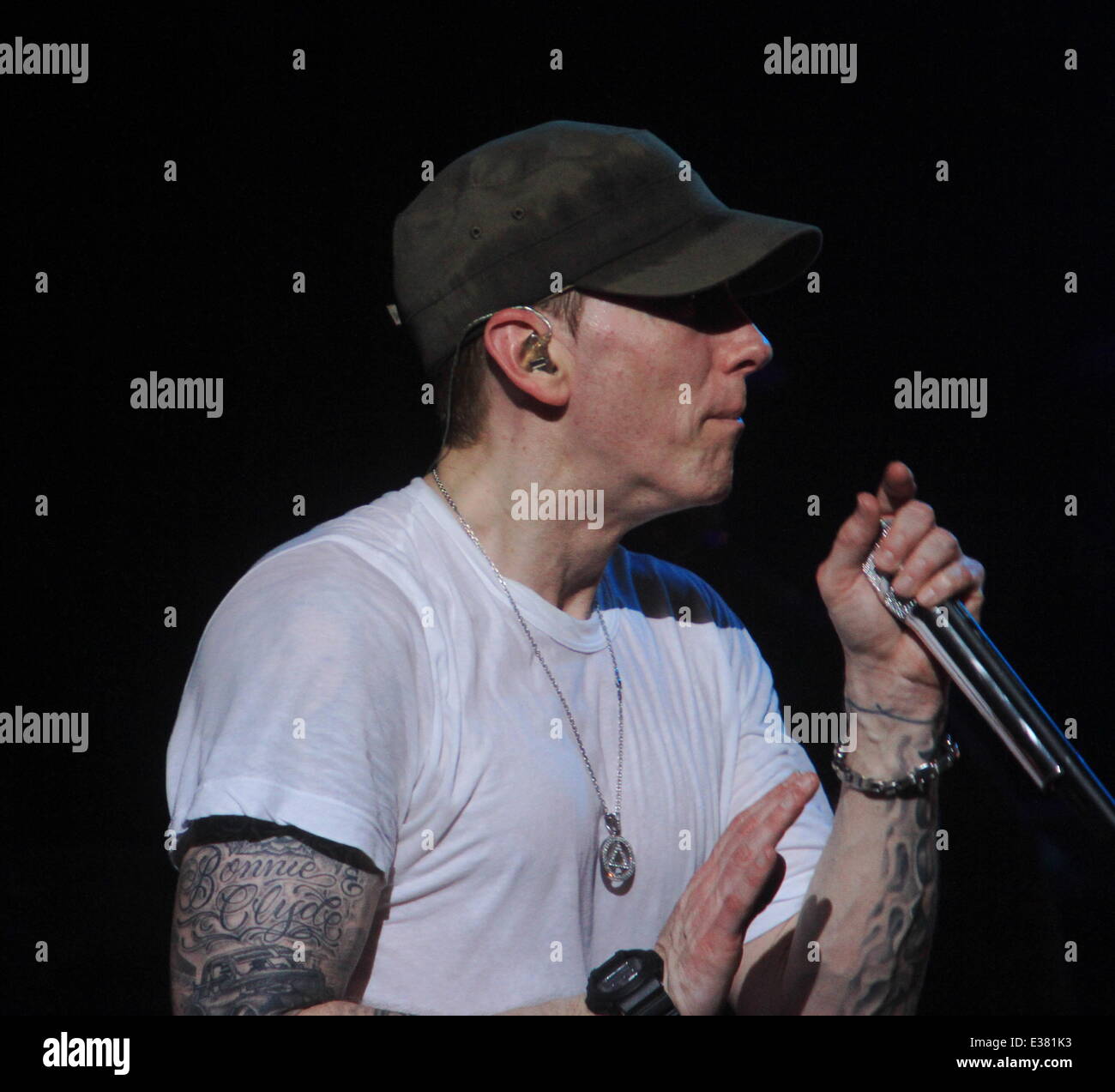 Hip Hop Icon Eminem, makes a rare specila event performance to ...