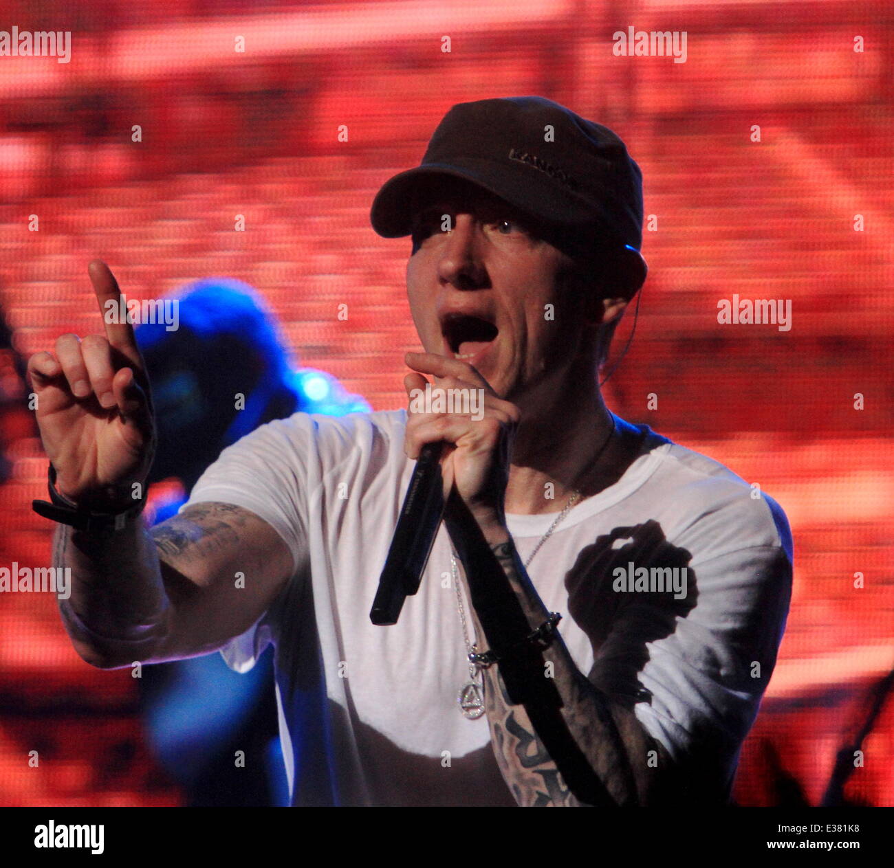 Hip Hop Icon Eminem, makes a rare specila event performance to ...