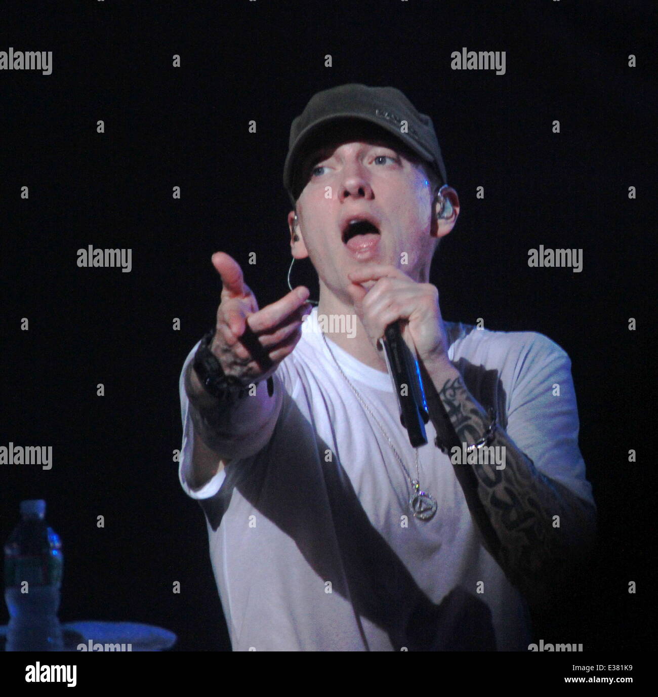Hip Hop Icon Eminem, makes a rare specila event performance to ...