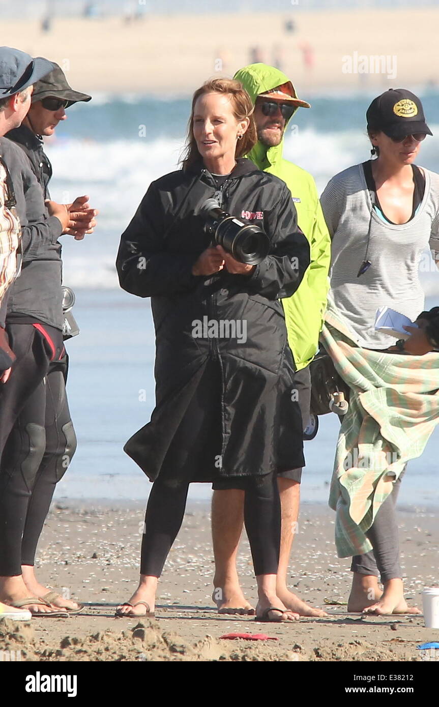 Helen Hunt filming and directing her new movie 'Ride' on Venice Beach ...