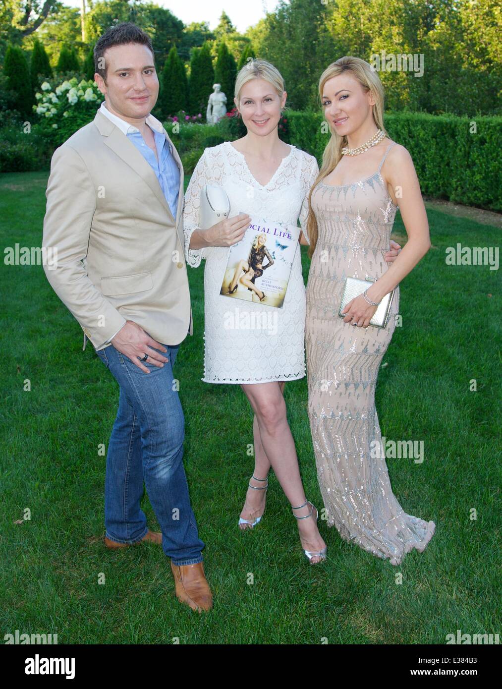 'Gossip Girl' star Kelly Rutherford celebrates her Social Life magazine ...