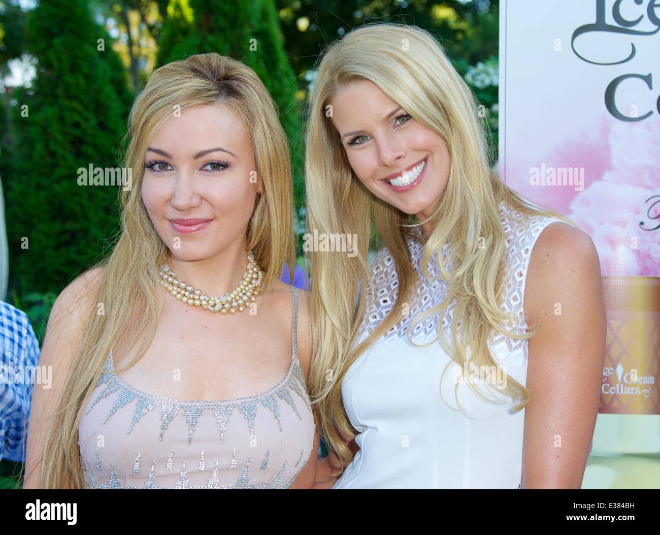 'Gossip Girl' star Kelly Rutherford celebrates her Social Life magazine ...