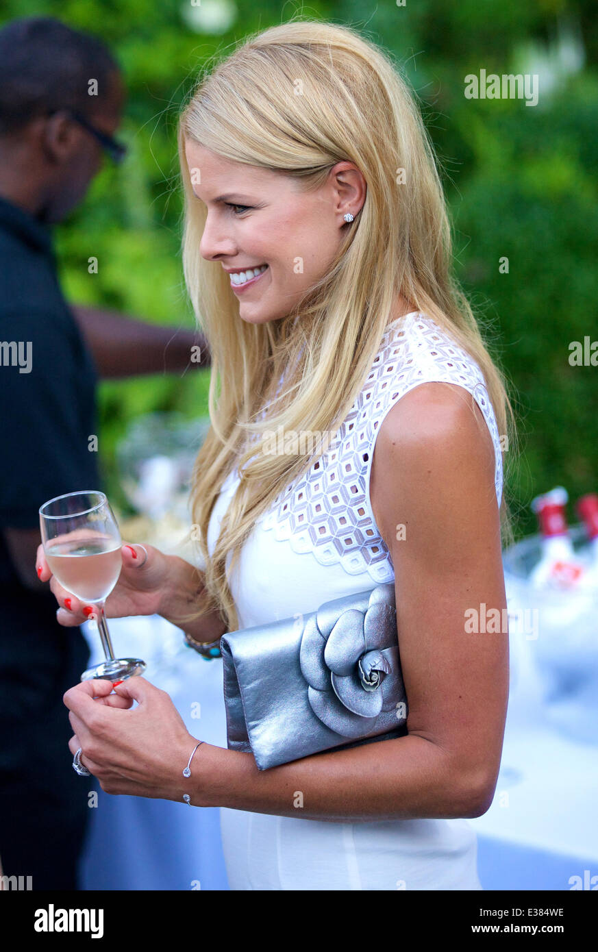 'Gossip Girl' star Kelly Rutherford celebrates her Social Life magazine ...