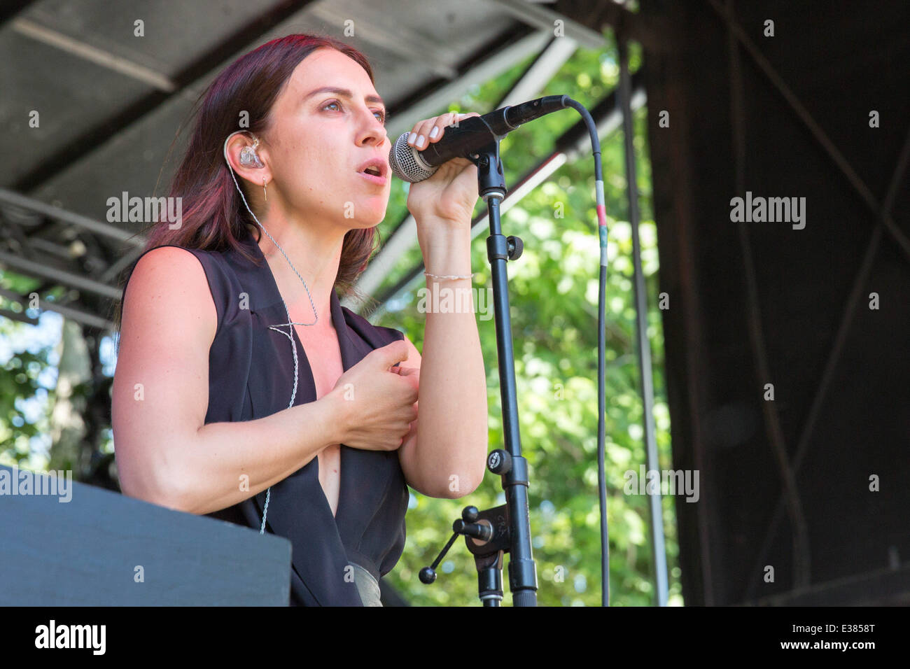 Dover, Delaware, USA. 22nd June, 2014. Singer NINI FABI of the band ...