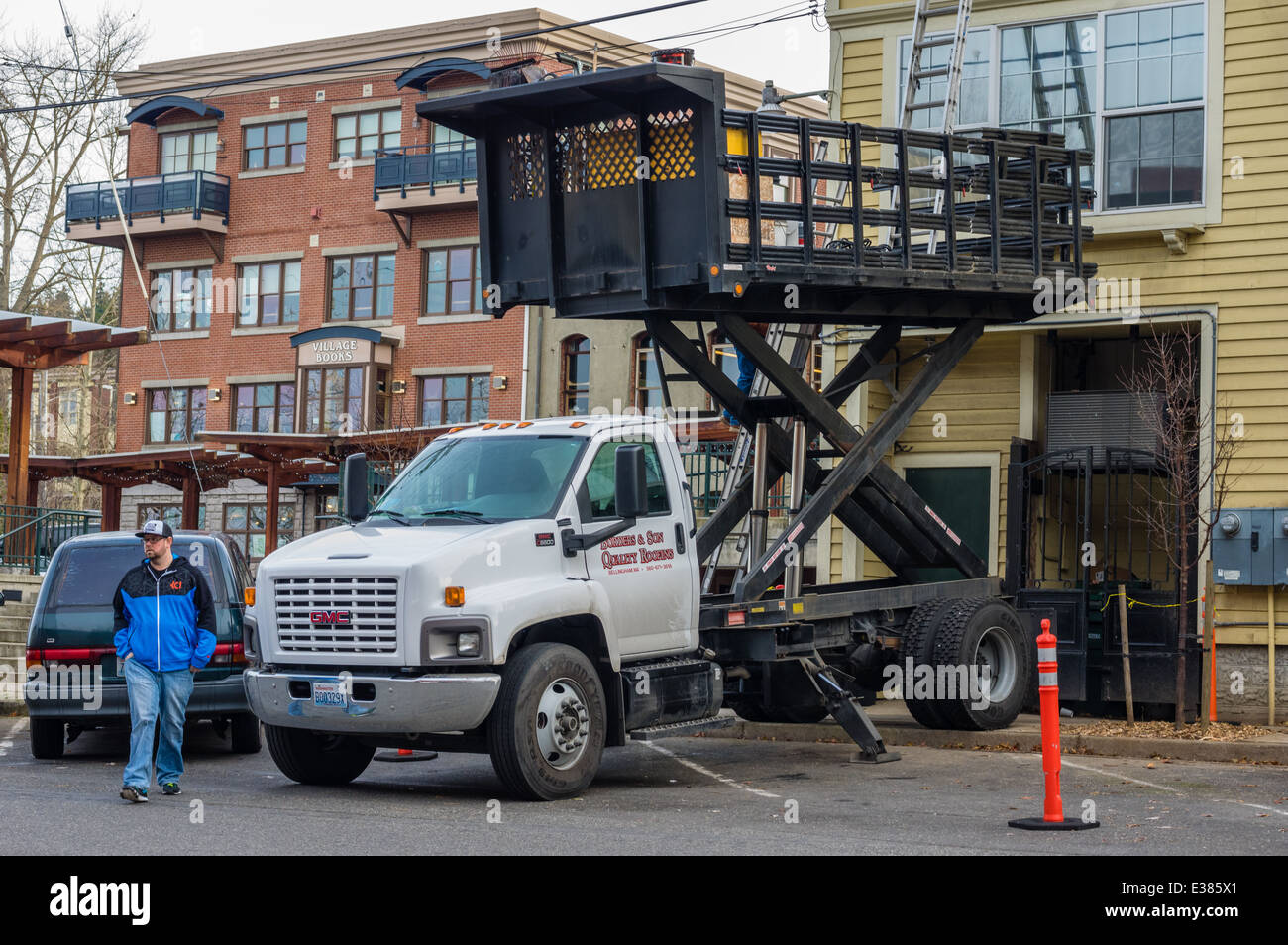 Construction lift hi-res stock photography and images - Alamy
