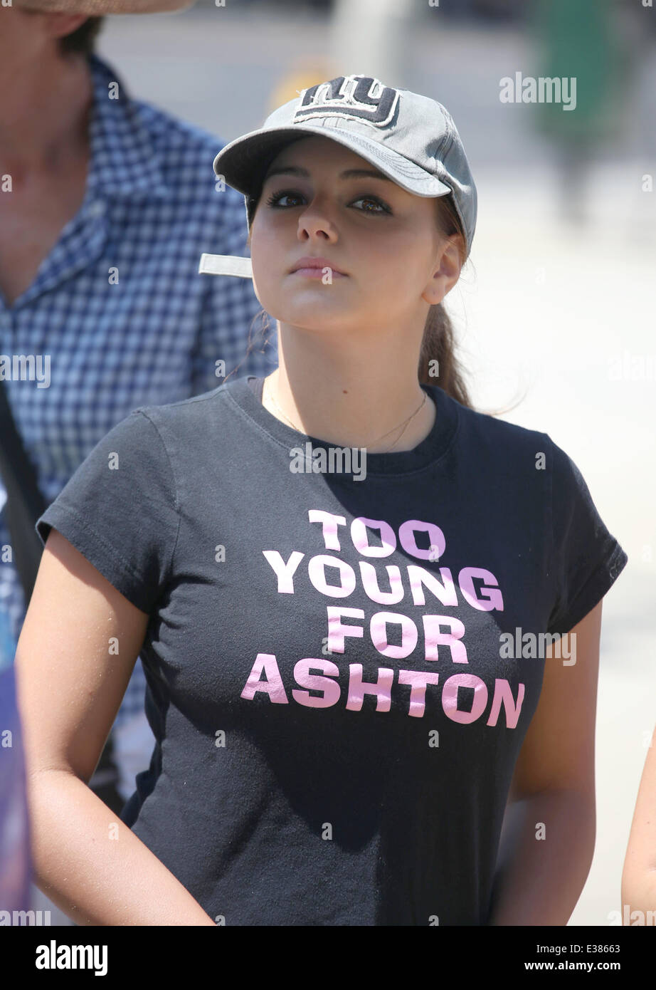 Ariel Winter Workman visits the Studio City Farmers Market with her ...