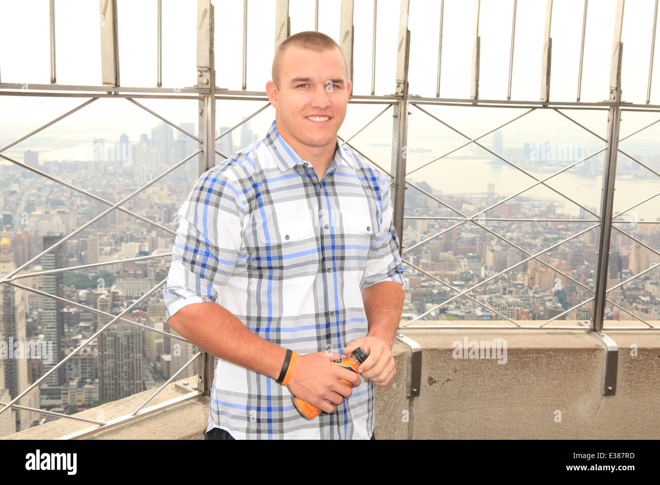 Mike Trout Dedicates Mike Trout Field Millville High Schools Varsity Baseball Field At The