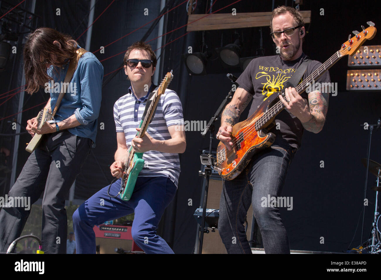Dover, Delaware, USA. 22nd June, 2014. BRIAN BELL (L), RIVERS CUOMO and ...